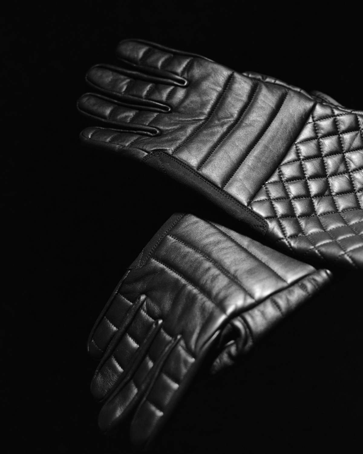 Light Leather Padded Gloves | swordshop.ca